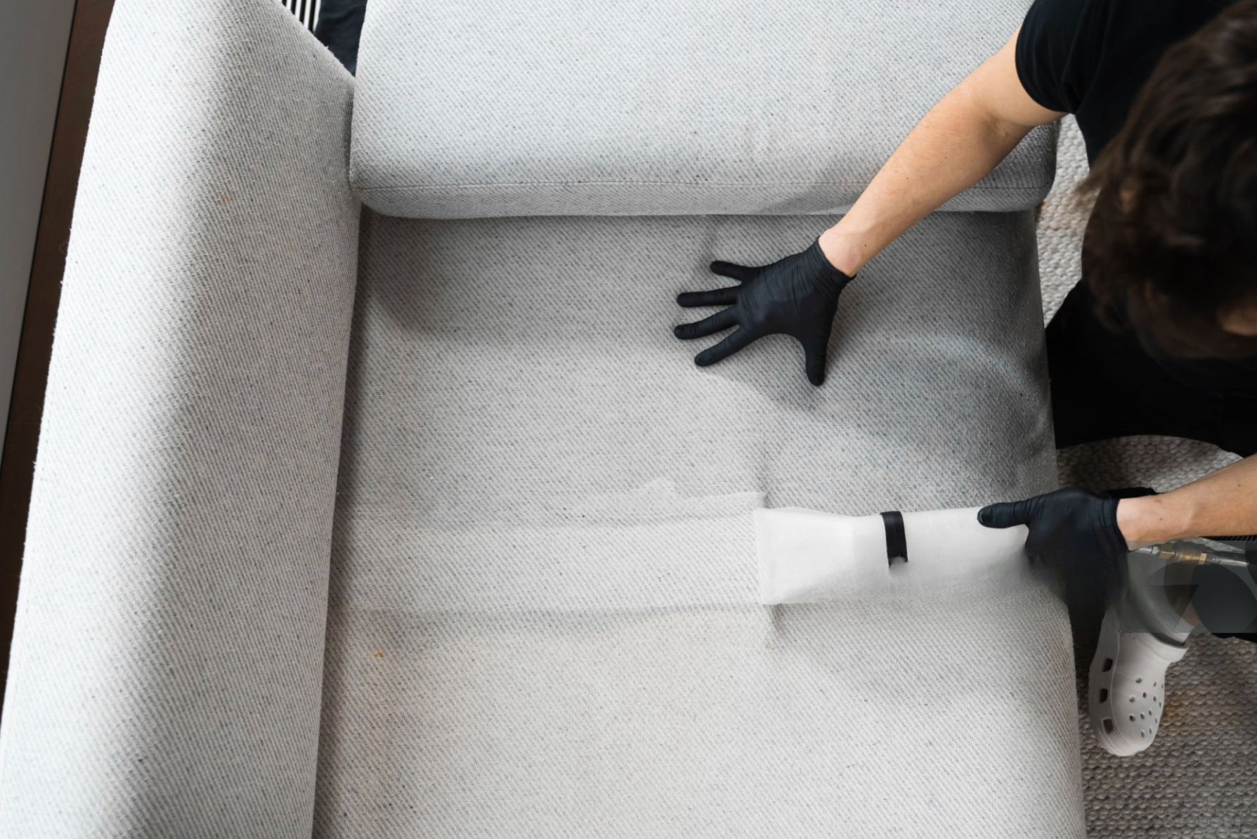 Professional Sofa Cleaning Services: Complete Guide