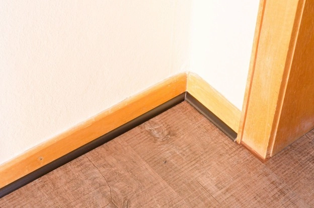 Skirting Height and Material: Easy Cleaning Guide